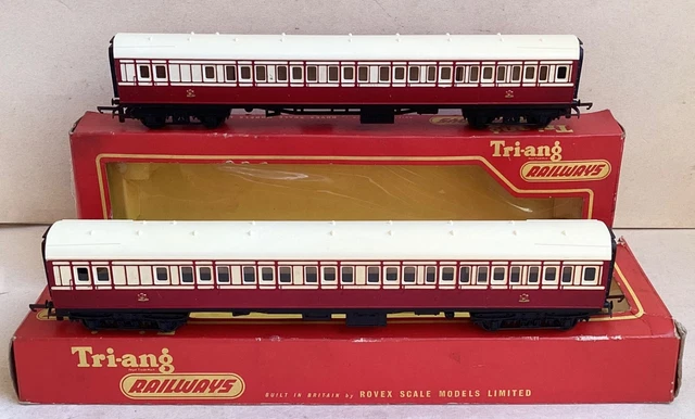 TRIANG - OO Gauge, R428 - X2 CR CALEDONIAN BRAKE COMPOSITE COACHES ...
