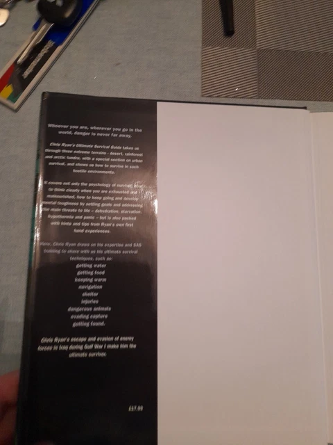 CHRIS RYAN'S ULTIMATE Survival Guide As Seen On TV série Hunting Chris ...