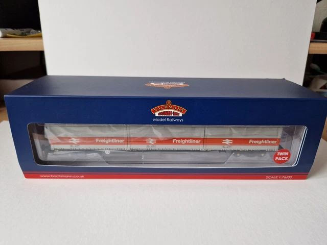 BACHMANN 38-625 FGA Freightliner Wagons (x2) BR Blue with ISO ...