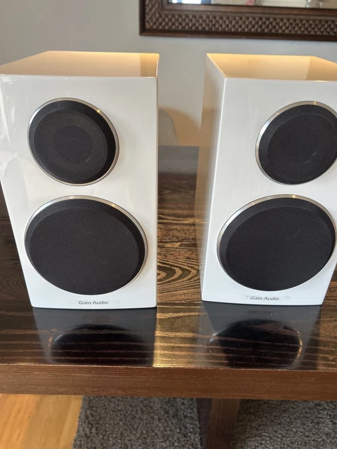 GATO FM 15 Hi Fi Speakers White Gloss (pair). Only slightly used £1,103 ...