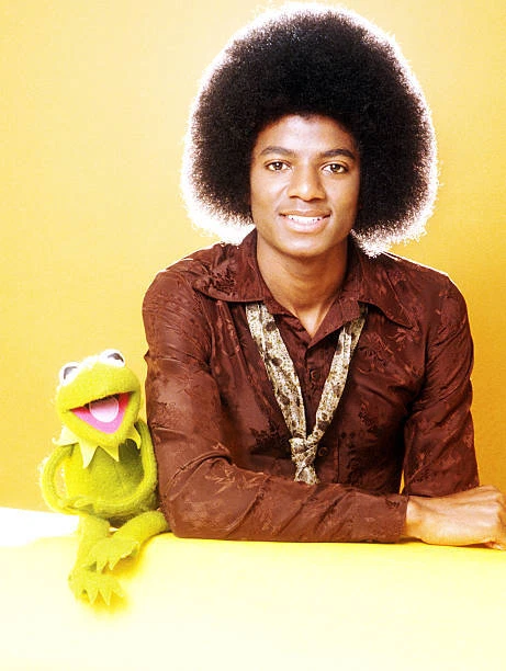 POP SINGER MICHAEL Jackson poses for a portrait session with stuffe Old ...