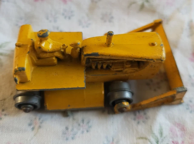 MATCHBOX SERIES N 18 Caterpillar Bulldozer MADE IN ENGLAND avec boite ...
