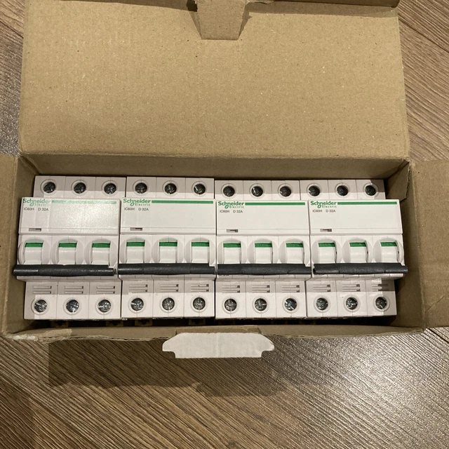 SCHNEIDER MCB 32 Amp Acti9 iC60H D 32A Triple Pole 3 Phase A9F55332 ...