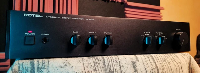 CLASSIC ROTEL RA-810A Amplifier in MINT Condition ~ A Beautiful Example ...