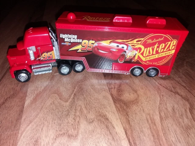 DISNEY PIXAR CARS Mack Hauler mit Container #95 Lightning McQueen 1:55 ...