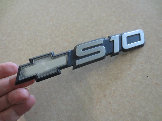 ORIGINAL CHEVROLET S10 truck badge // emblem -- Chevy ...