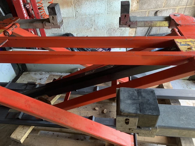 CAR LIFT VEHICLE ramps Clarke Strong-Arm VLE1800 Scissor Lift £1,099.00 ...