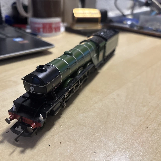HORNBY LNER 4472 “Flying Scotsman” In Apple Green OO Gauge £13.35 ...