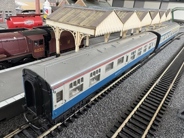 TRIANG MARK 1 Buffet Car And 1st Class/2nd Class Composite Coaches 1825 ...
