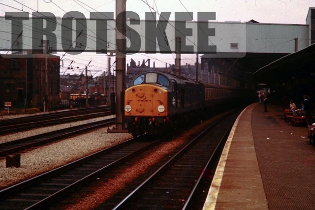 35MM SLIDE BR British Railways Diesel Loco Class 40 40124 Preston 1975 ...