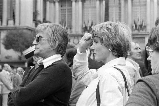 DIRECTOR BLAKE EDWARDS his wife Julie Andrews are pictured on the - Old ...