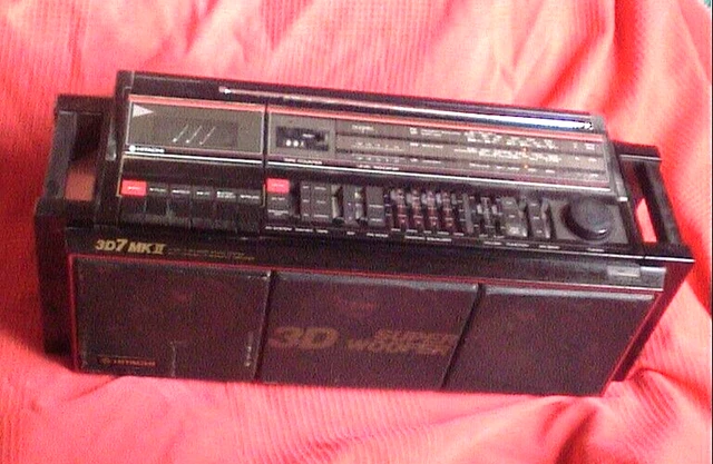 HITACHI 3D SUPER Woofer TRK-3D7MKIIE Ghettoblaster, Radio ...