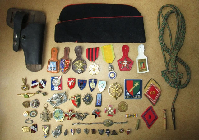 BEAUTIFUL LOT OF Different Badges Medals Military Objects Scout Other ...
