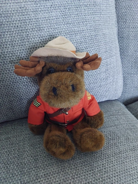ROYAL CANADIAN MOUNTIE Police RCMP Sergeant Moose Collectable Plush Toy ...