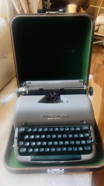 VINTAGE REMINGTON QUIET-RITER Portable Typewriter with Original Hard ...