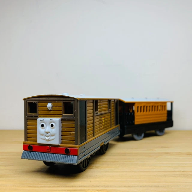 TOBY & HENRIETTA - Thomas & Friends Trackmaster Battery Motorised ...