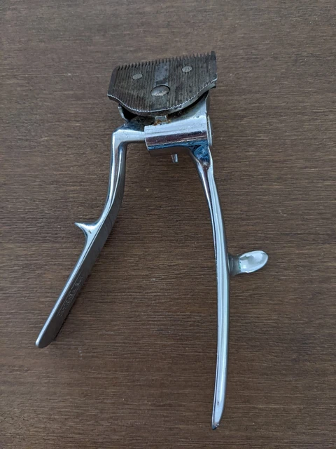 VINTAGE JOHN OSTER MODEL B HAIR CLIPPER. RACINE WIS. U.S.A. Made In ...