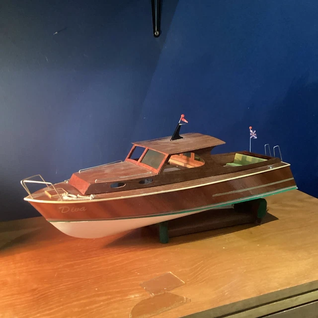 VINTAGE RC MODEL Boat AERONAUT DIVA CABIN CRUISER BOAT Nearly Finished ...