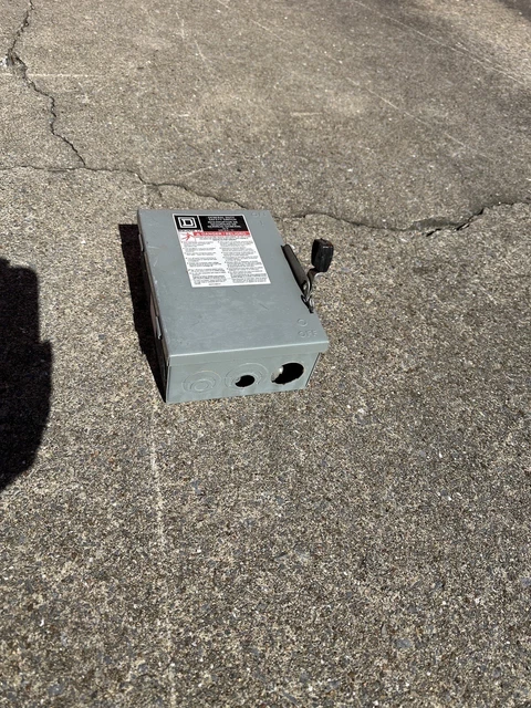 SQUARE D FUSIBLE Safety Switch D321N 30A 240VAC 60Hz Used **No Fuses ...