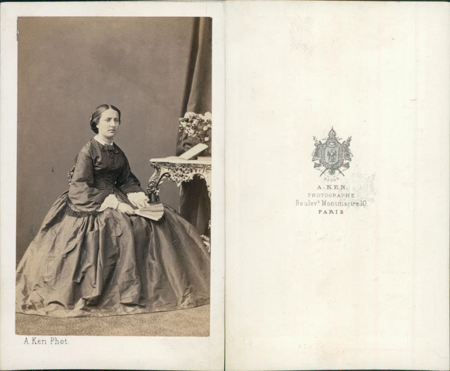 KEN, PARIS, JEUNE femme en pose assise, circa 1860 CDV vintage albumen ...