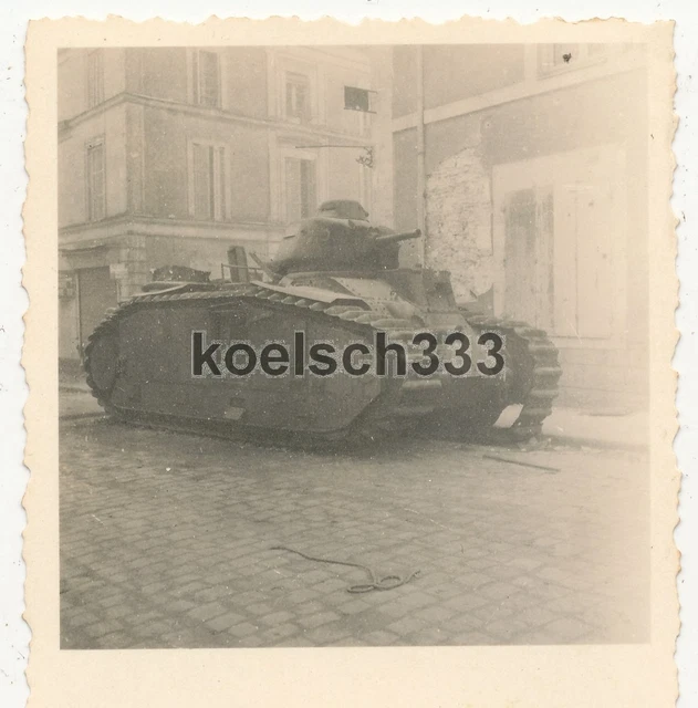FOTO ABGESCHOSSENER FRANZÖSISCHER Char B 1 Panzer in einer Stadt im ...