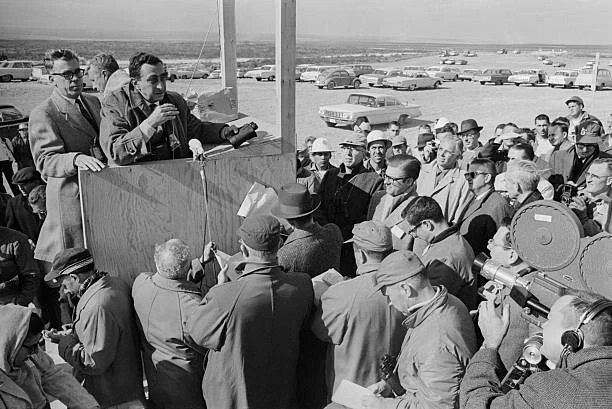 DR GERALD JOHNSON Assistant Secretary Defense Atomic energy Dr- 1961 ...