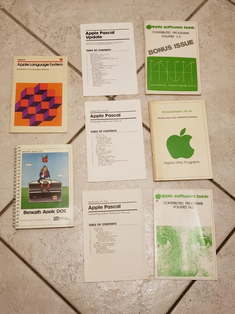 VINTAGE 1970S 1980S Apple manuals and instructions Lot 8 READ $85.00 ...
