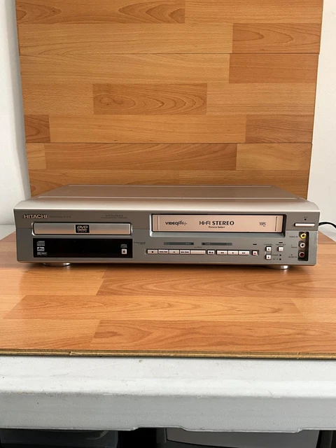 HITACHI DV-PF2E DVD Player VCR VHS Recorder Combo - Silver £39.99 ...