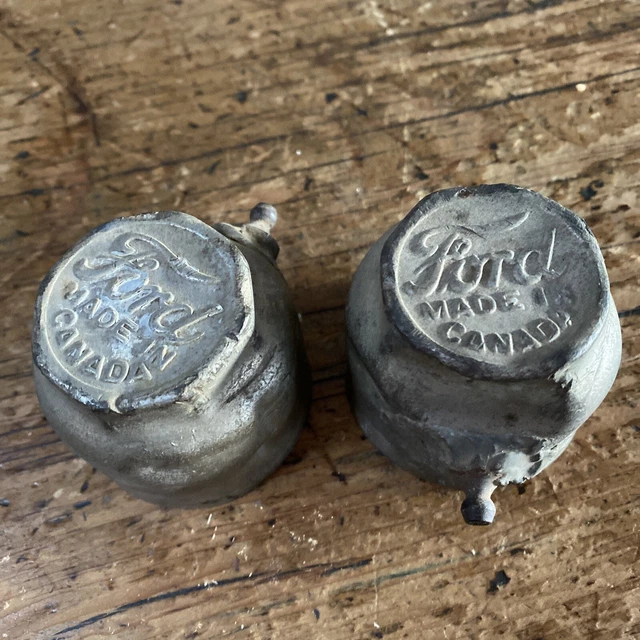 2 FORD MADE In Canada Grease Hub Caps Model T A Vintage Car EUR 66,05 ...