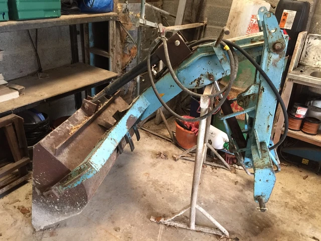 COMPACT TRACTOR 3 point linkage hydraulic rear loader bucket £300.00 ...