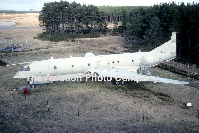 RAF HAWKER SIDDELEY Nimrod MR.2P 9118M at RAF Kinloss (1994) Photograph ...