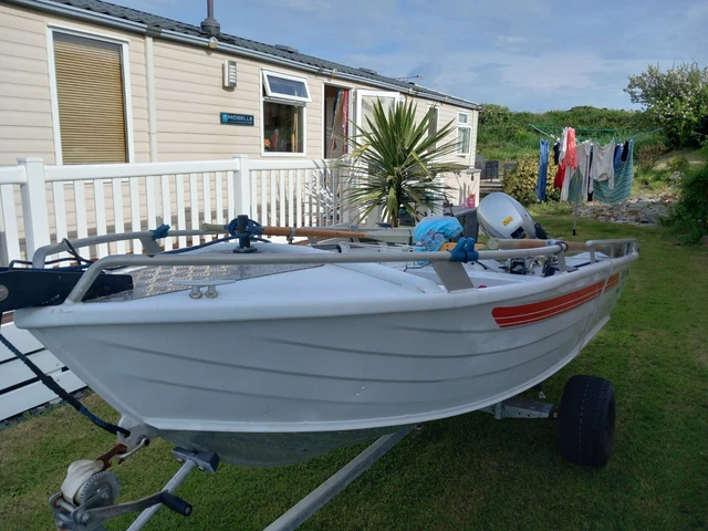 QUINTREX 375 DART all aluminium boat 8hp honda fantastic boats £4,500. ...