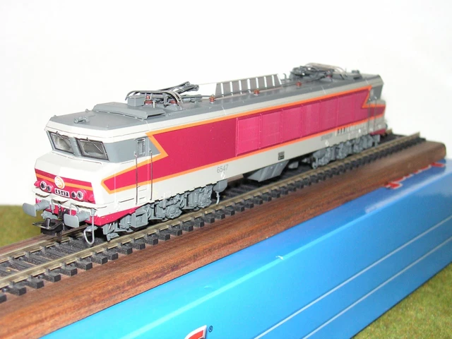 JOUEF HJ2168 - LOCOMOTIVE ELECTRIQUE CC 6547 - Livrée Gris Béton/Rouge ...