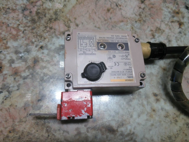 OMRON SAFETY DOOR Lock Switch D4Bl-1Dra-A Iec947-5-1 Ac-15 En60947-5-1 ...