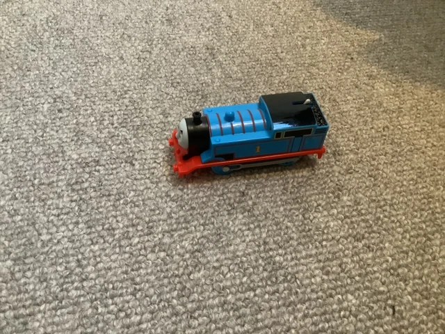 TOMY TRACKMASTER THOMAS the tank engine train £4.99 - PicClick UK