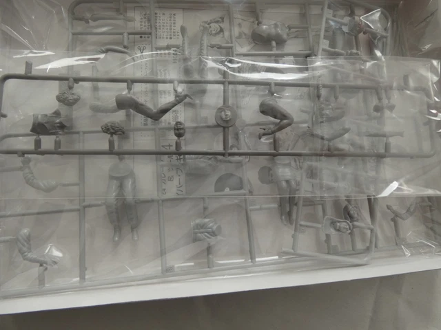 FUJIMI FIGUREN-BAUSATZ GARAGE & Tools Drivers im Maßstab 1:24 EUR 19,99 ...