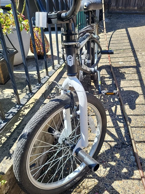 AMMACO FREESTYLER 20& Wheel Kids BMX Bike with 360 Gyro Stunt Pegs ...