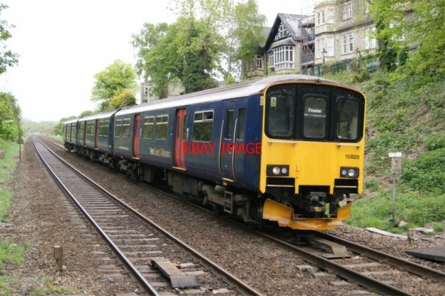 PHOTO CLASS 150 Sprinter 3-Car Dmu No 150 926 Approaching Keynsham Of ...