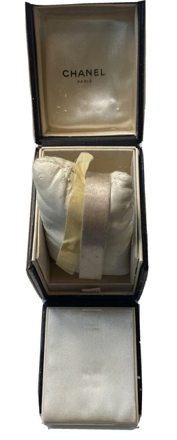 VINTAGE CHANEL WRISTWATCH Presentation watch box White Joblot £10.00 ...