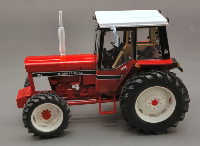 MODEL TRACTOR CREW Agricultural Replicagri International Harvester 955 ...