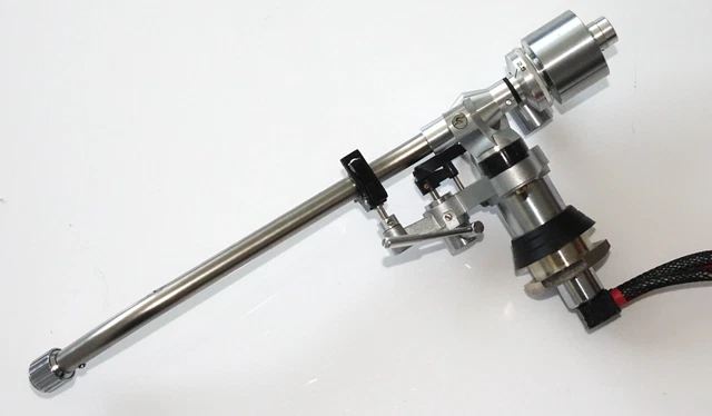 REGA R200 RB200 Tonearm excellent condition. New bias belt, rewired ...