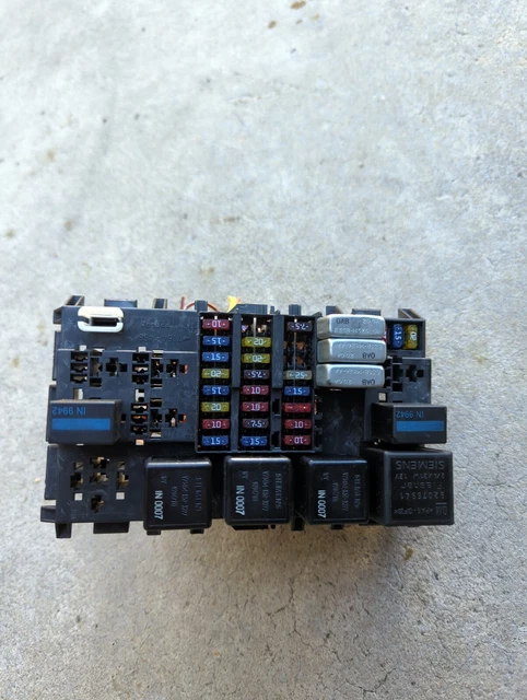 HOLDEN GM VT VX VU WH Under Dash Fuse Box $124.95 - PicClick AU