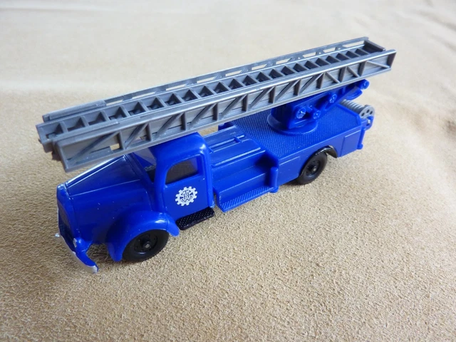 I.M.U. 20052 - THW - échelle rotative Mercedes-Benz ; H0 ; 1:87 EUR 15 ...