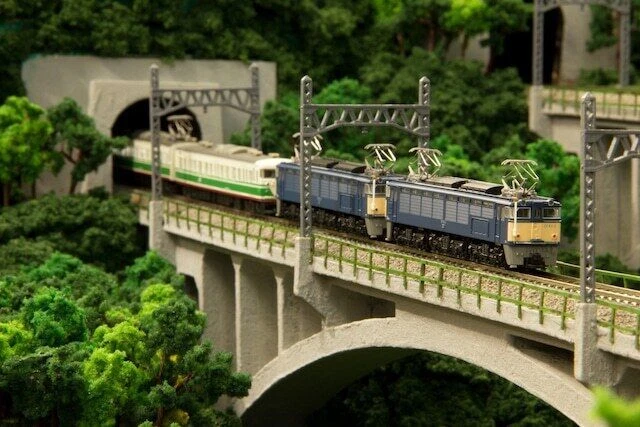 ROKUHAN T038-1 Z Scale EF63 Electric Locomotive Primary Form Blue Double Heading £160.52 ...