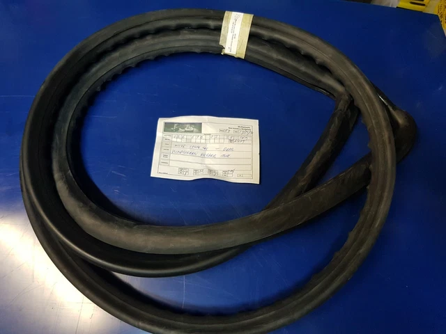 MERCEDES W126 COUPE rear windscreen rubber - 126 670 02 39, 1266700239 ...