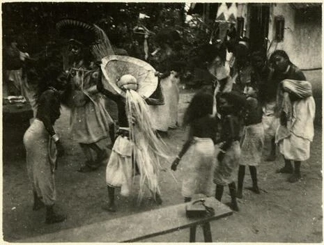 INDIAN DEVIL DANCERS early 1900s Old Photo EUR 6,73 - PicClick IT