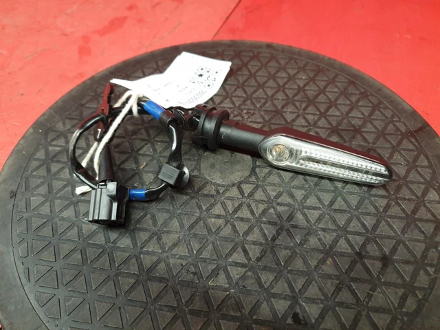 YAMAHA YZF R7 Left Side Rear Indicator Light 2023 £24.95 - PicClick UK