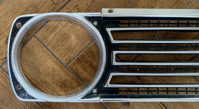 CLASSIC MINI CLUBMAN 1275GT Saloon Estate Front Grille Original Used. £ ...