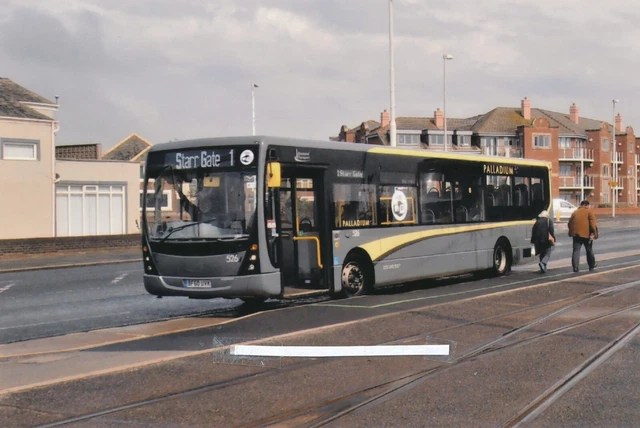 458M 6X4& Bus Photo - Blackpool Transport. Fleet no. 526, reg. no ...