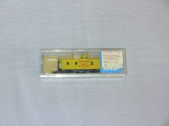 ROCO N SCALE Union Pacific Wood Sheathed Cupola Yellow Caboose ROCO ...